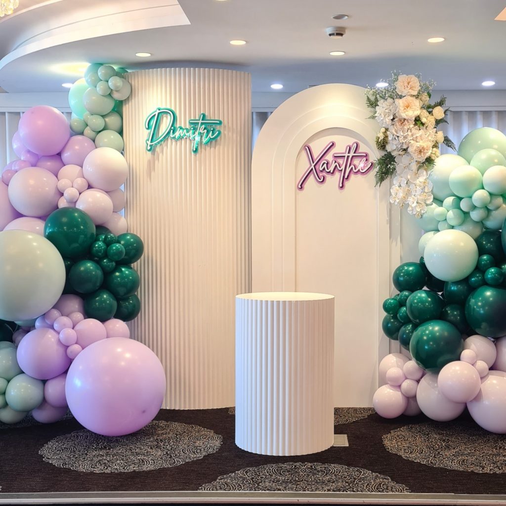 White Curved Ripple Backdrop - Party Splendour