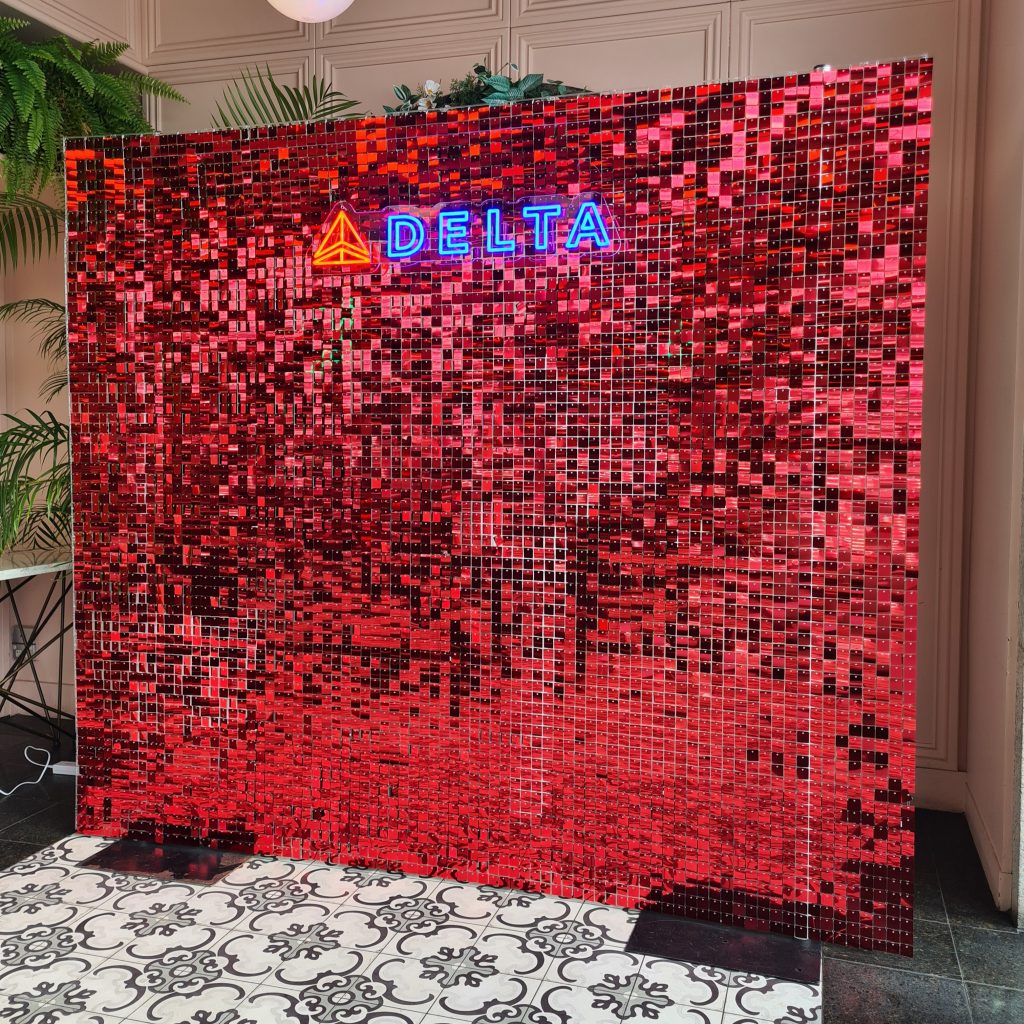 Red Shimmer Wall – Party Splendour